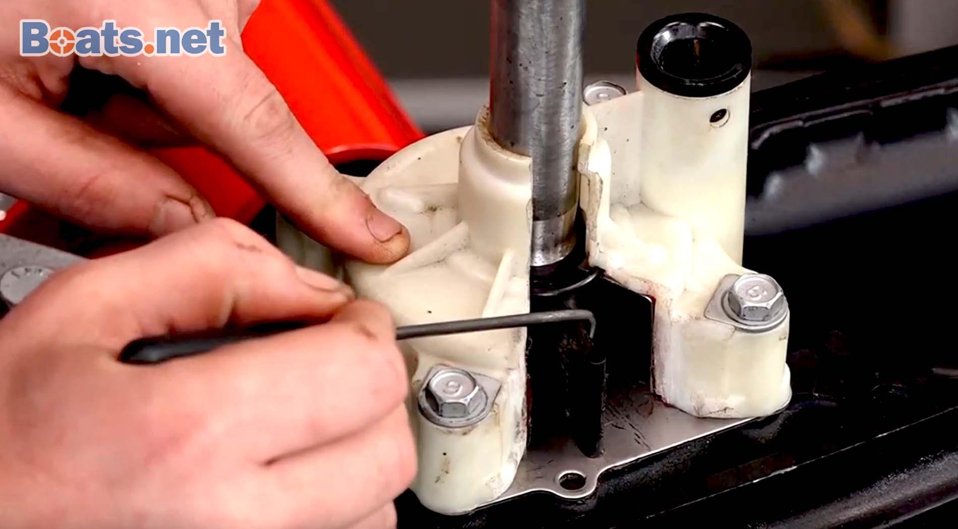 How an Outboard's Lower Unit Works | boats.net